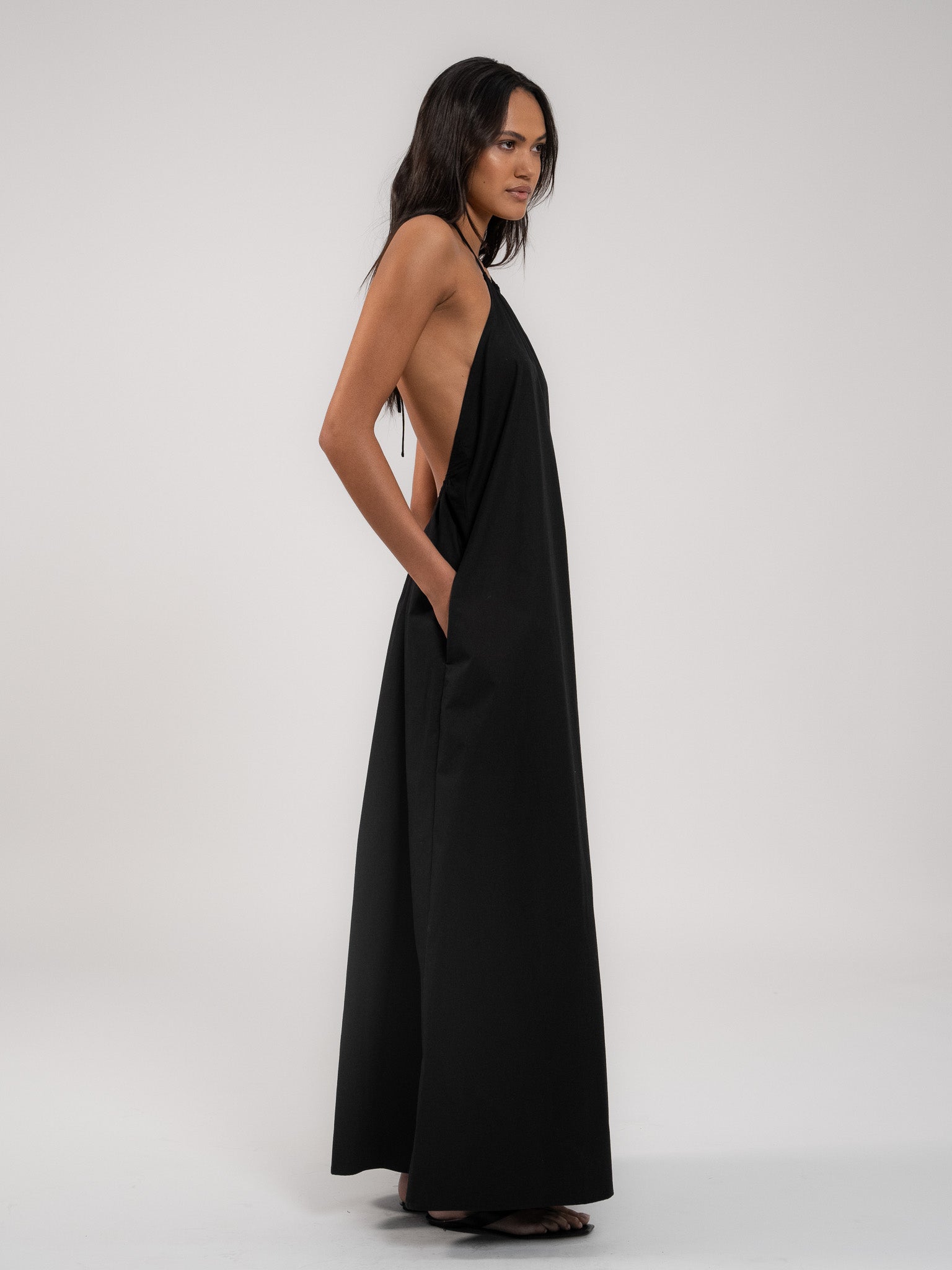 TAUNI MAXI / BLACK – CLYQUE